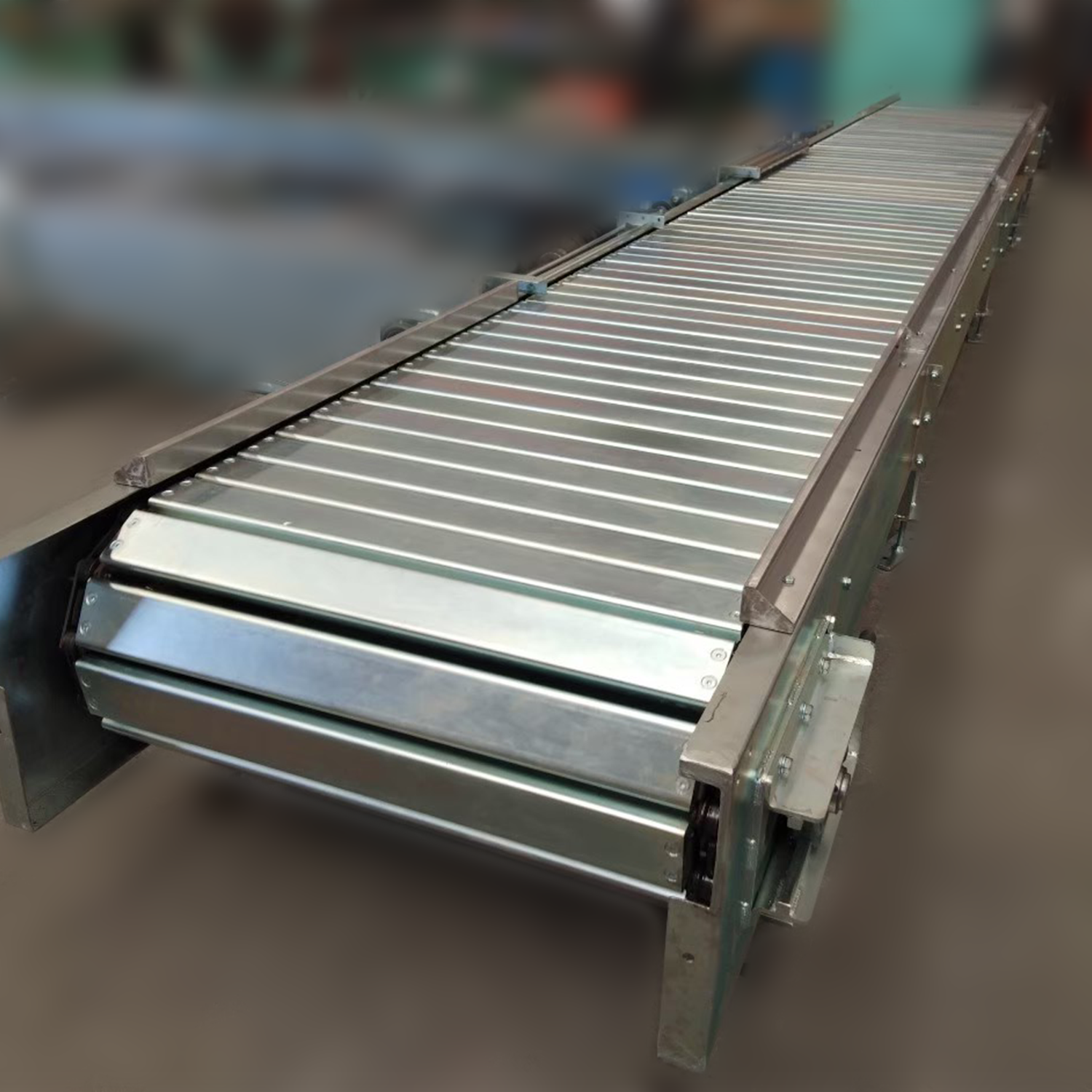 Slat Conveyor - Atmos | Warehouse Automation | Global Robotics Company